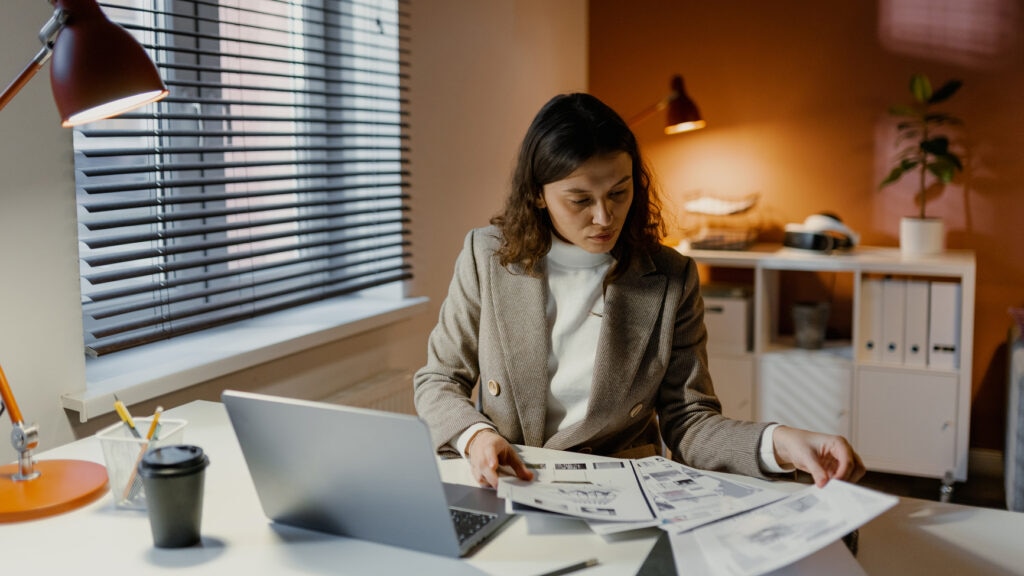 Everything you need to know about a Customs Officer career | Totaljobs