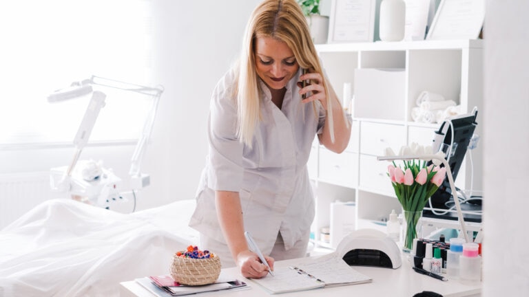 Everything you need to know about a career as a Typist | Totaljobs