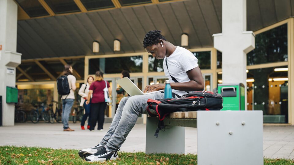 What is a ‘graduate job’? | Totaljobs