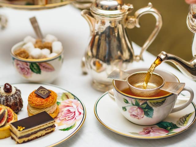 Cocktail Host / Hostess - 20 hours per week in West London, London, W1S ...